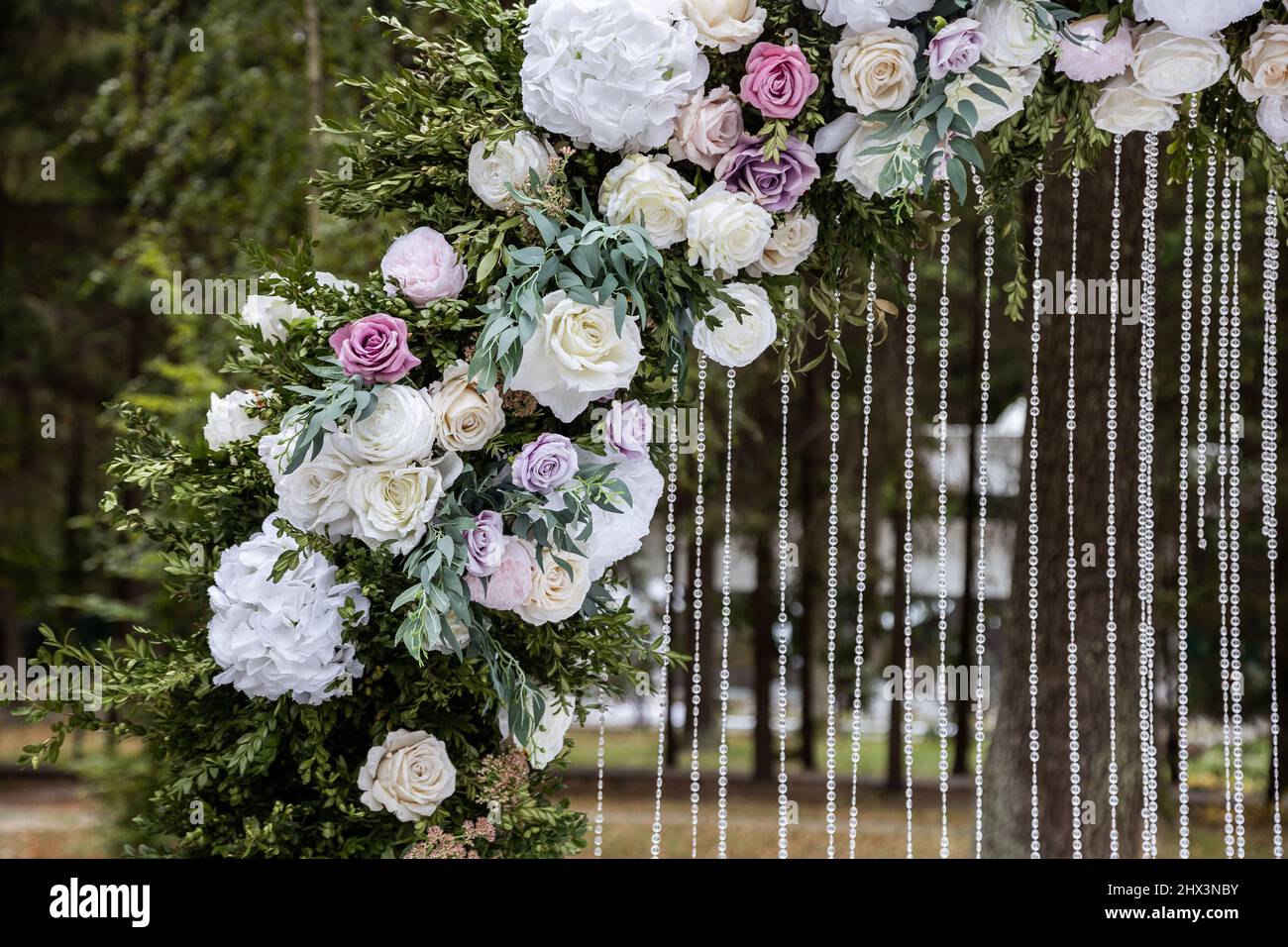Festive arch for the ceremony of painting the newlyweds on the wedding ...