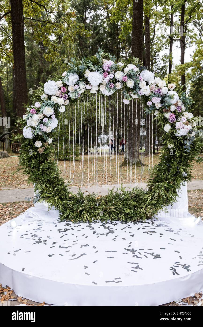 Festive arch for the ceremony of painting the newlyweds on the wedding ...