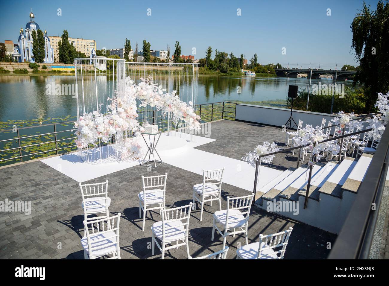 Festive arch for the ceremony of painting the newlyweds on the wedding ...