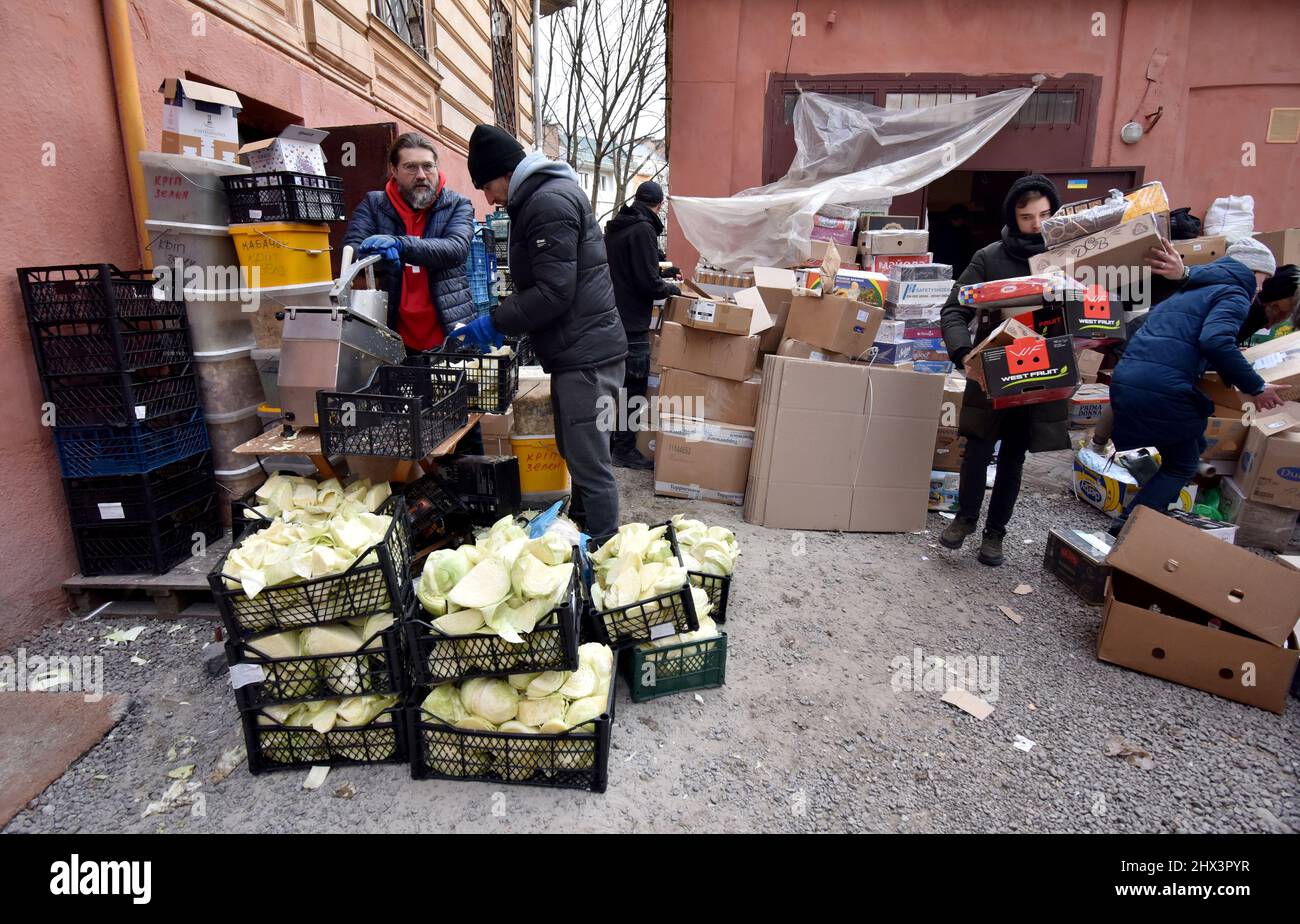 Military food rations hi-res stock photography and images - Alamy