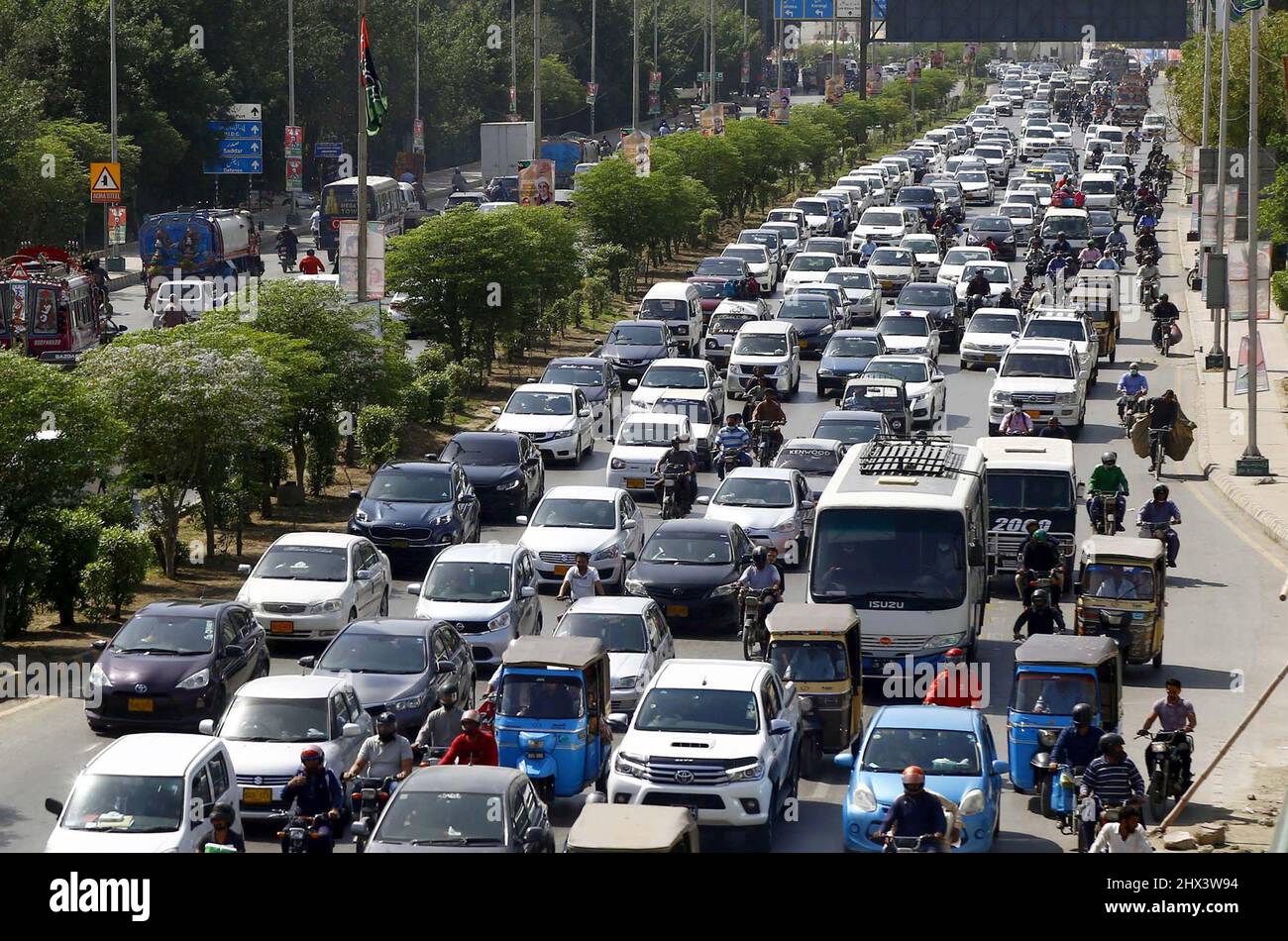 Huge numbers of vehicles are stuck in traffic jam due to VIP movement ...