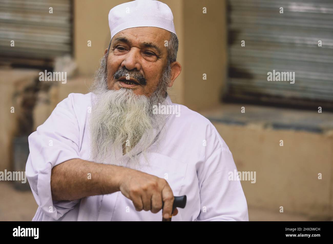 Pashtun traditional dress hi-res stock photography and images - Alamy