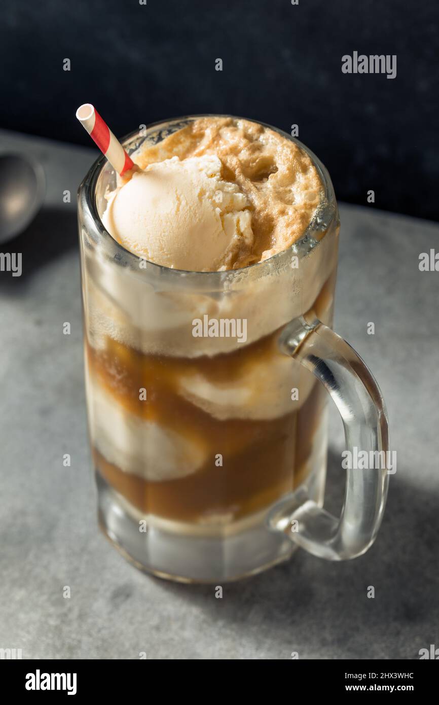 Cold Frozen Root Beer Float with Ice Cream Stock Photo - Alamy