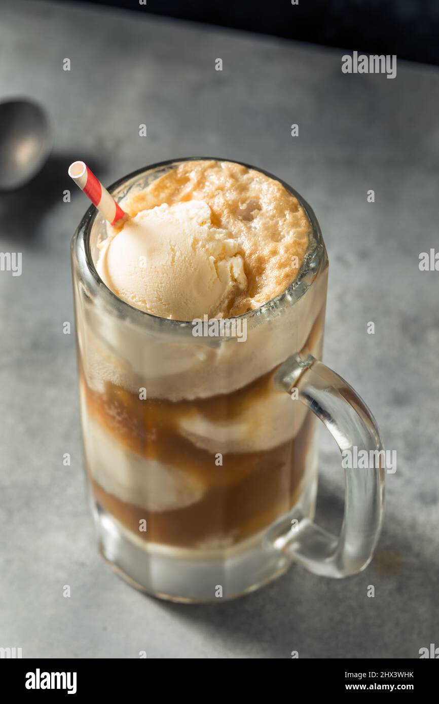Cold Frozen Root Beer Float with Ice Cream Stock Photo - Alamy
