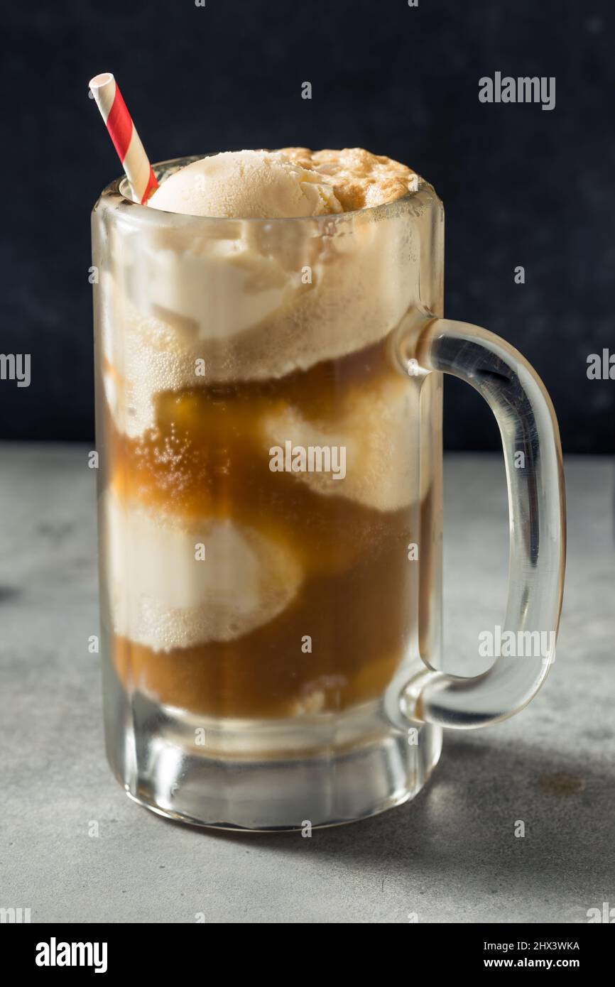 Cold Frozen Root Beer Float with Ice Cream Stock Photo - Alamy