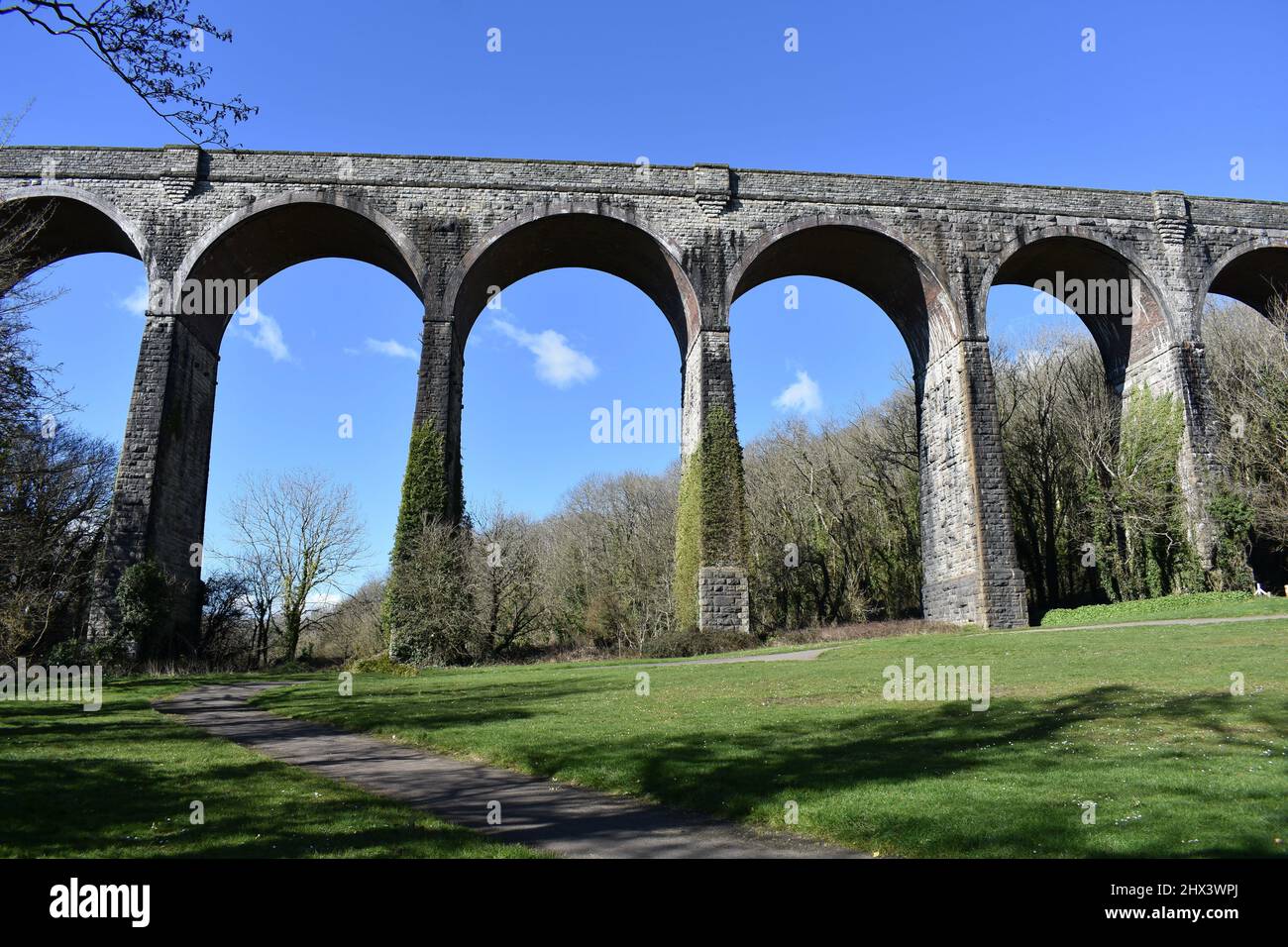 Welsh viaduct hi-res stock photography and images - Alamy