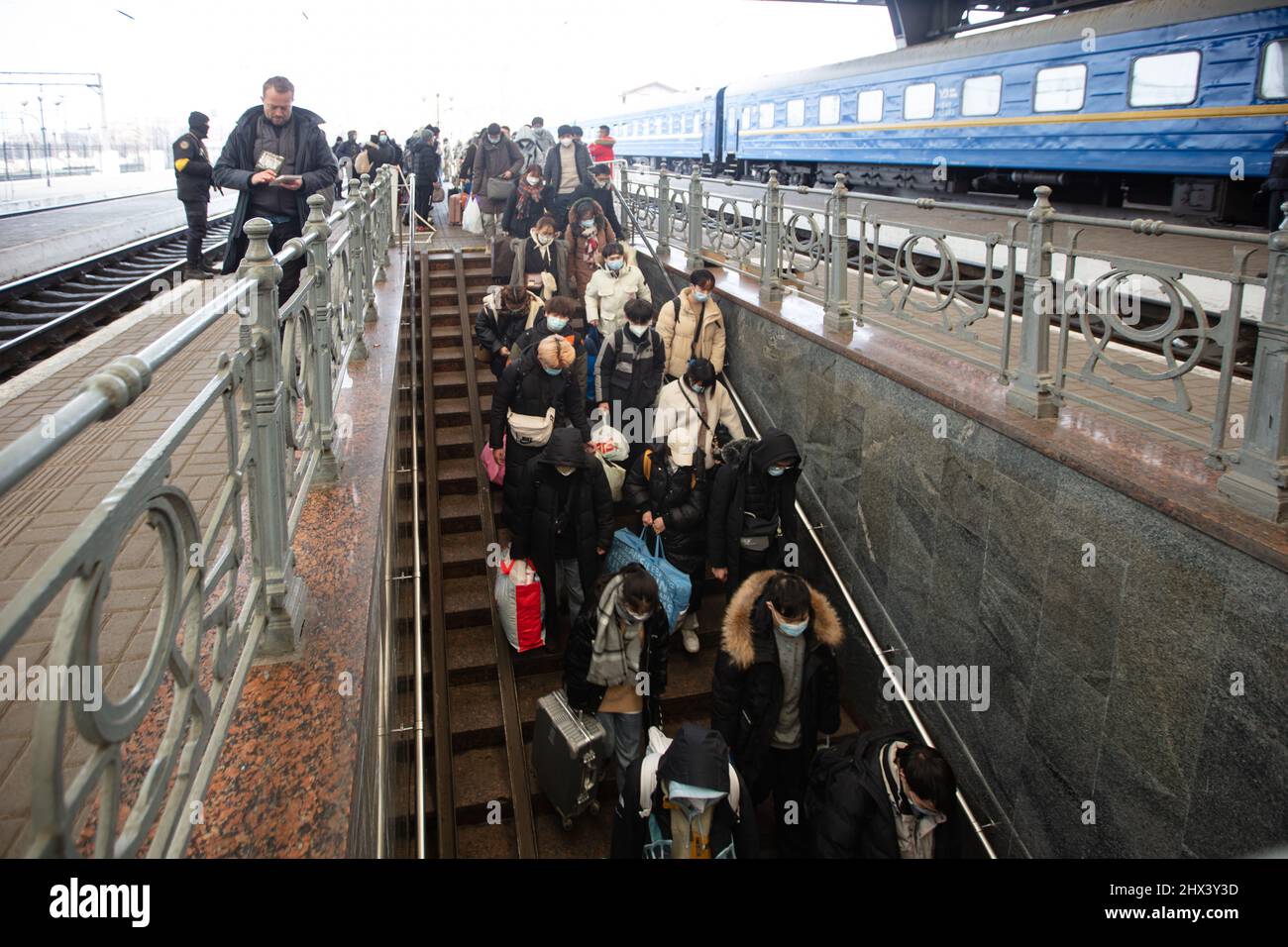 India bangladesh border railway hi-res stock photography and images - Alamy
