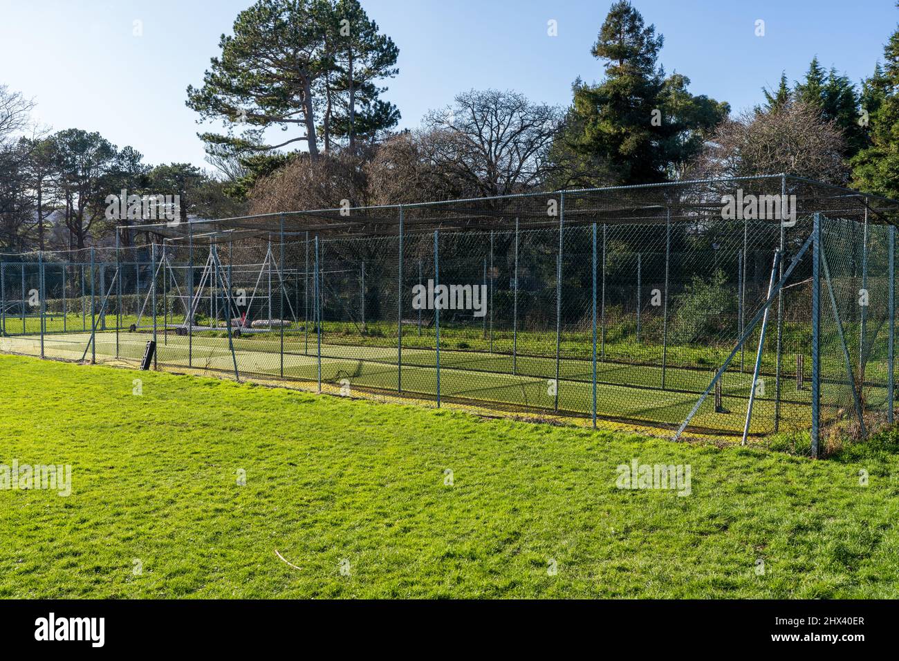 Cricket practice hi-res stock photography and images - Alamy