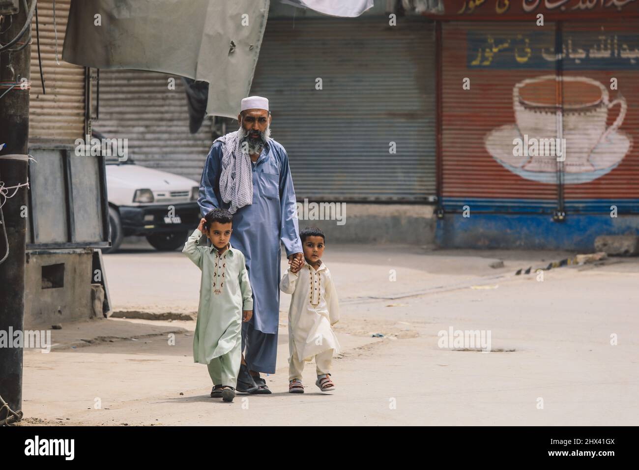 Burqa pakistan hi-res stock photography and images - Alamy