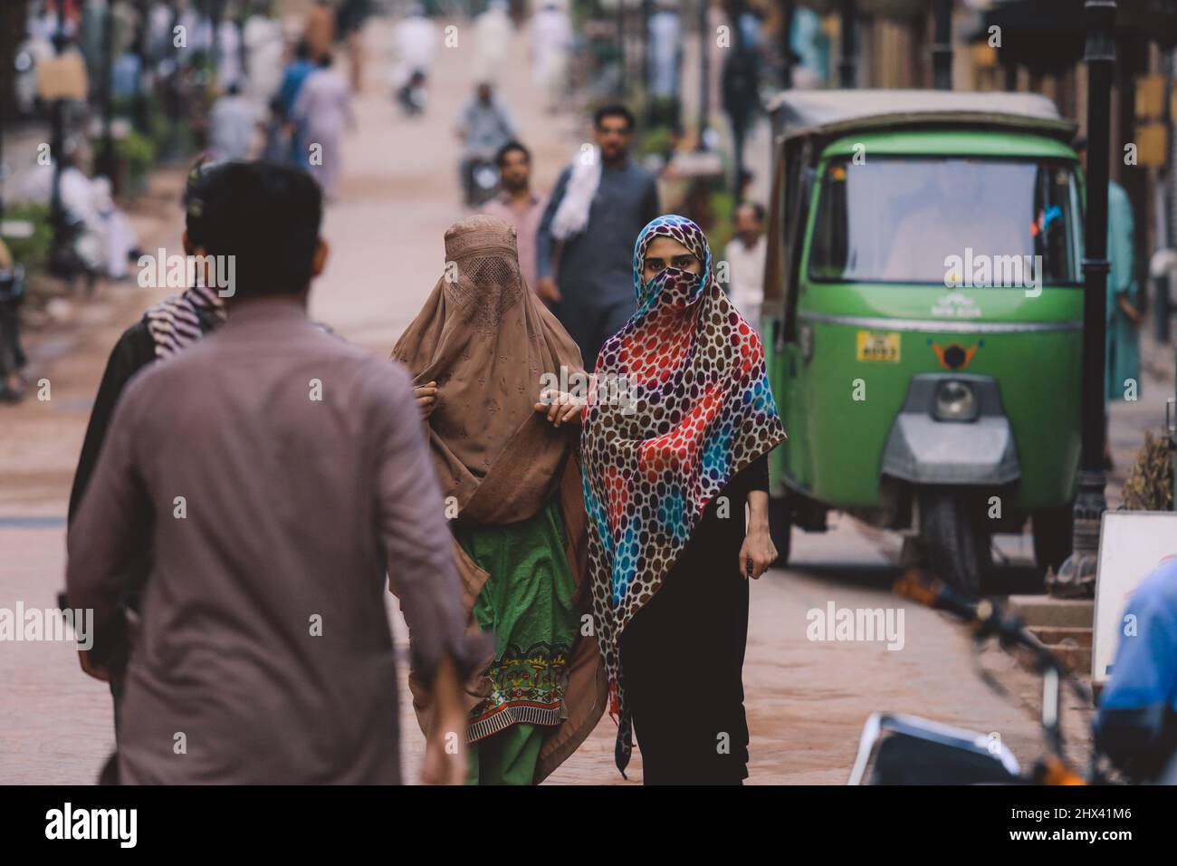 Burqa pashtun hi-res stock photography and images - Alamy