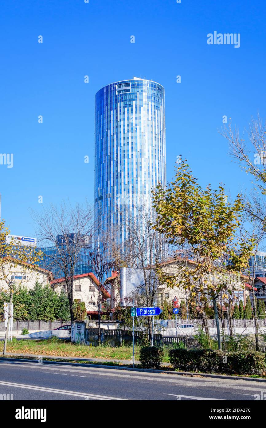 Bucharest, Romania, 21 Nov 2021: Modern glasss building of Sky Tower in ...
