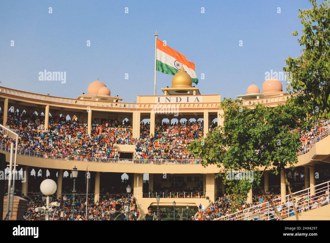 India pakistan border gate hi-res stock photography and images - Alamy