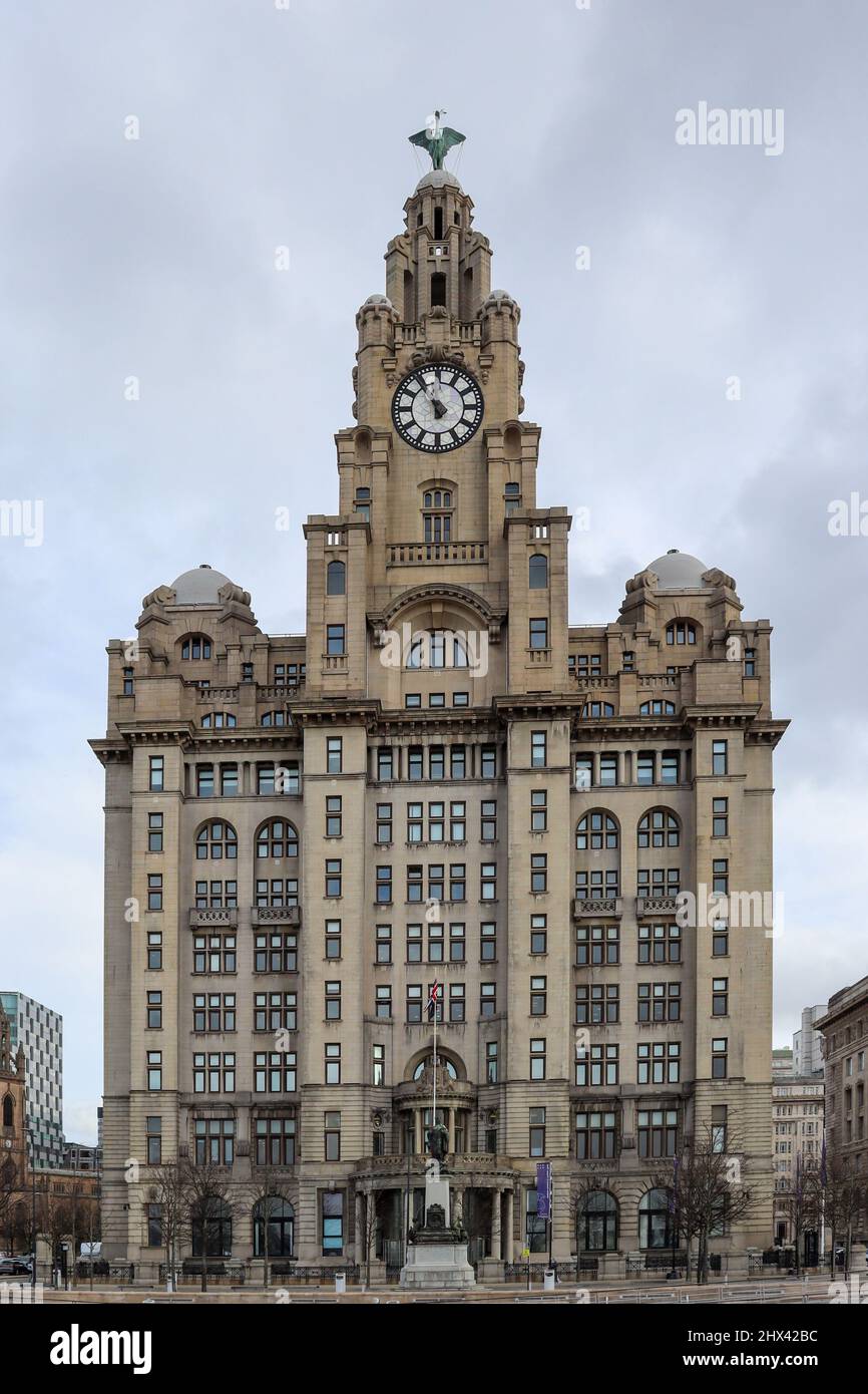Liverpool Liver Building Stock Photo - Alamy
