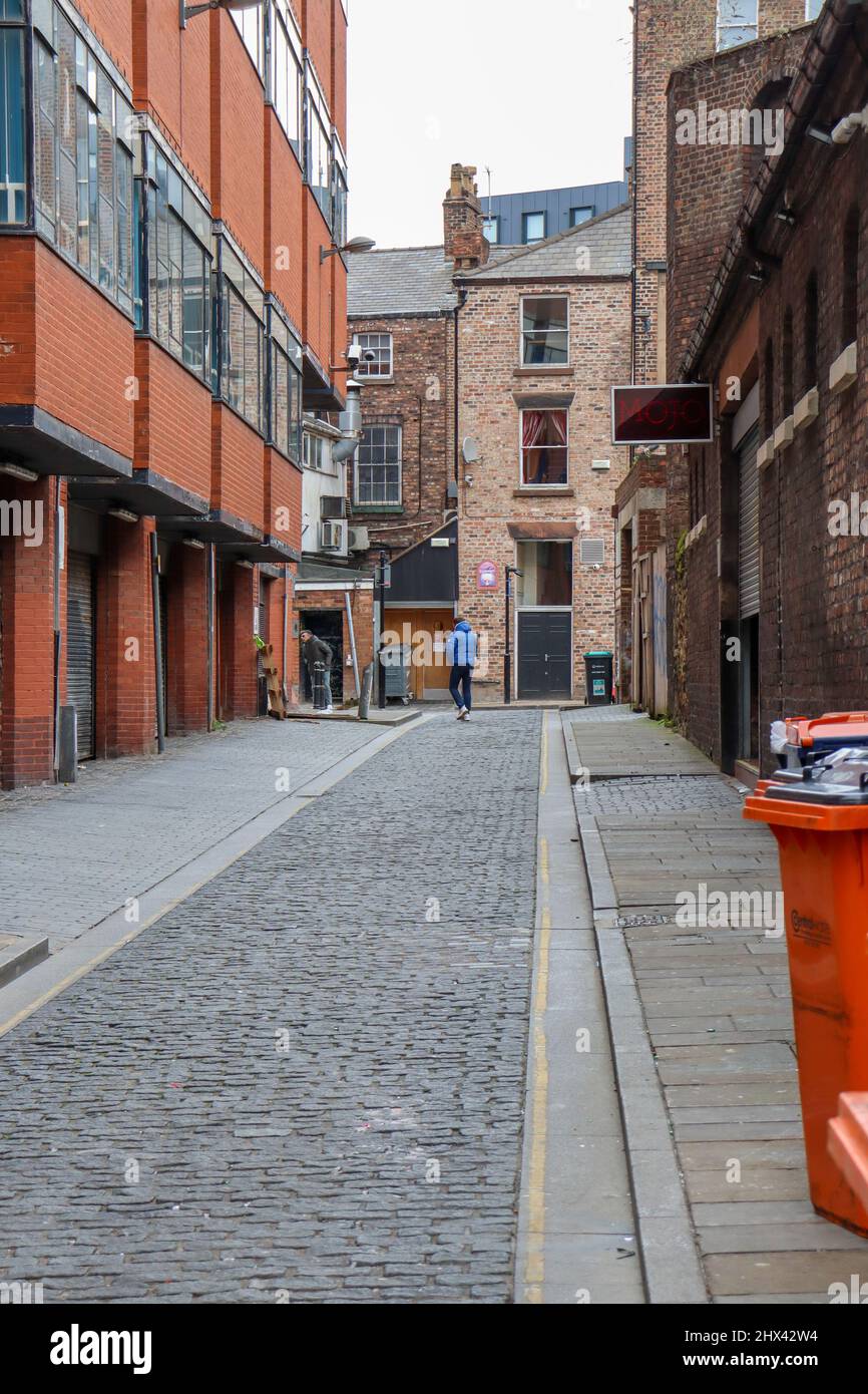 Liverpool City Centre alleyway Stock Photo - Alamy