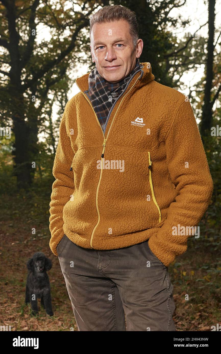Chris packham presenter hi-res stock photography and images - Alamy