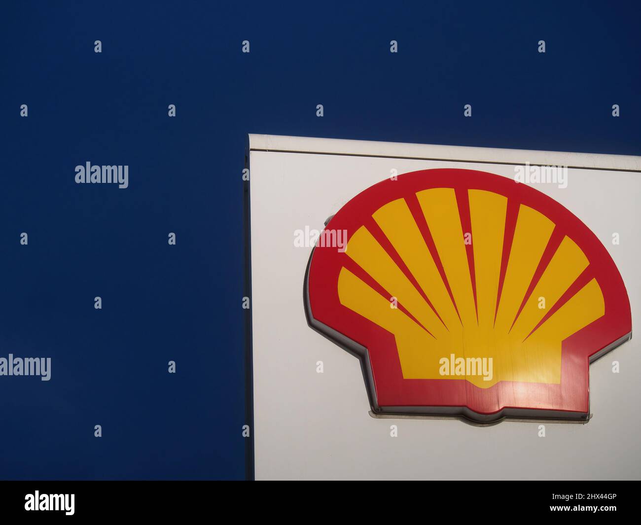 Shell logo seen outside a petrol station in Moscow Stock Photo - Alamy