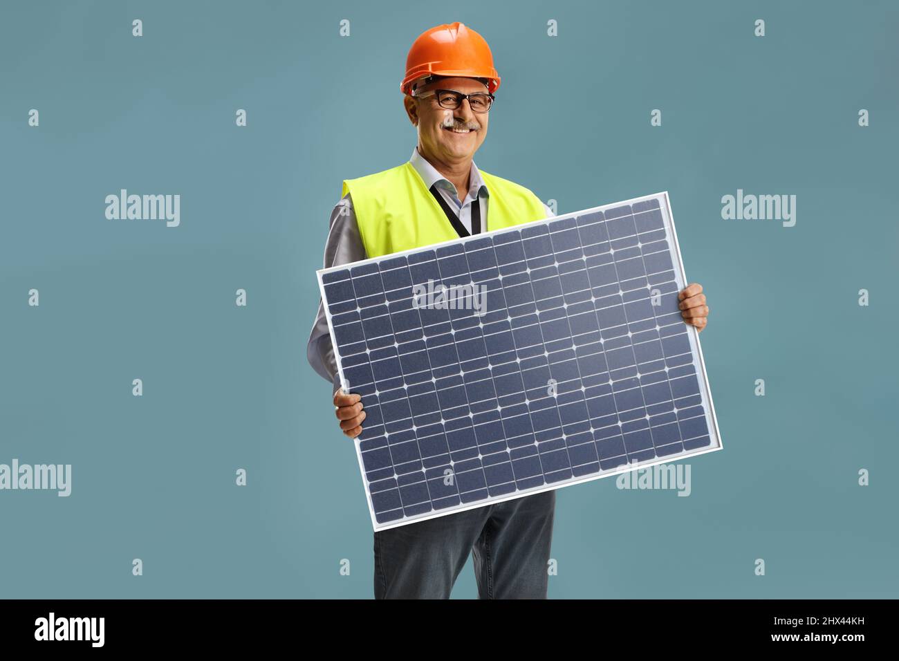 Photovoltaic power plant worker hi-res stock photography and images - Alamy