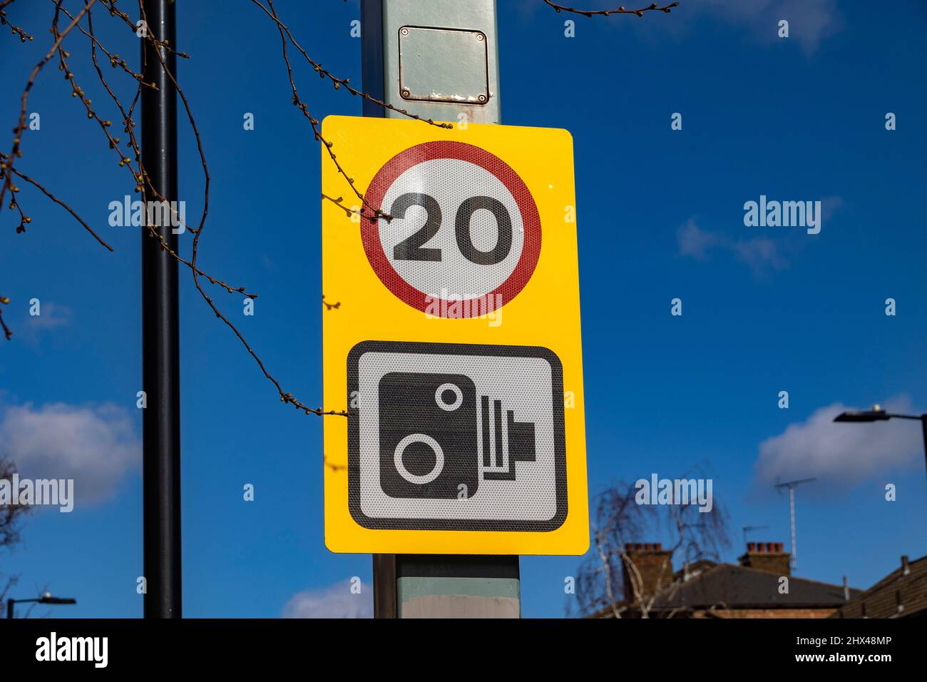 20 mph zone Stock Photo - Alamy