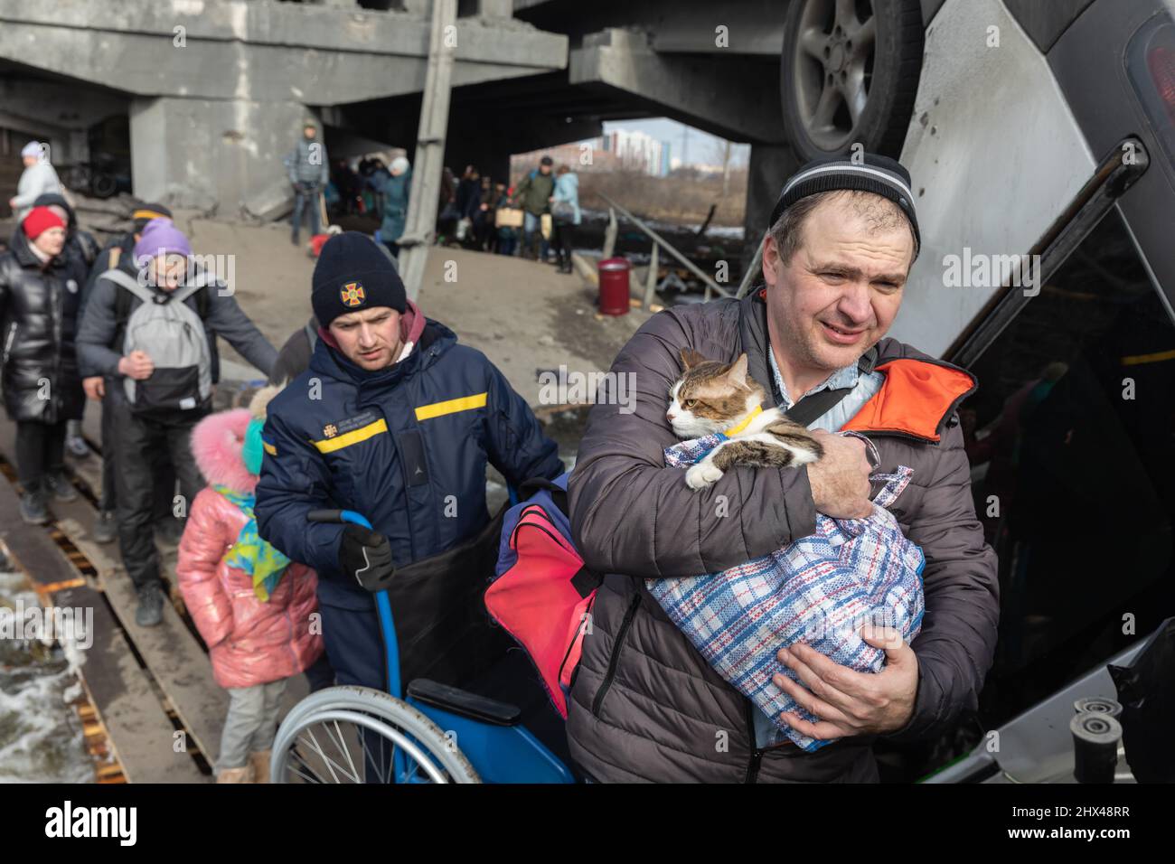 IRPIN, UKRAINE - Mar. 09, 2022: War in Ukraine. Thousands of residents ...