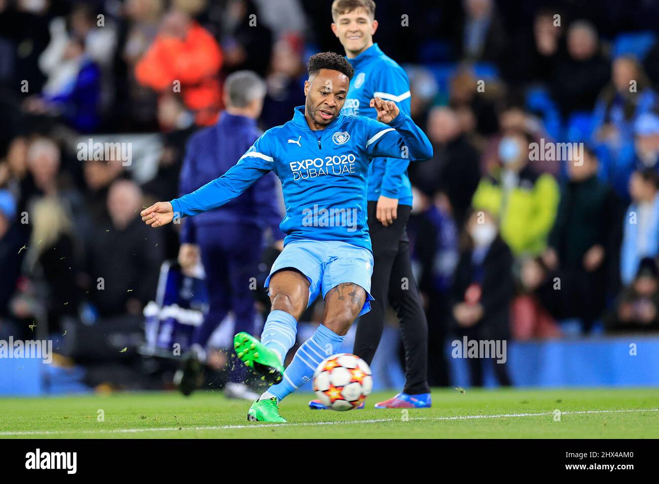 Raheem Sterling #7 of Manchester City warms up for the game Stock Photo ...