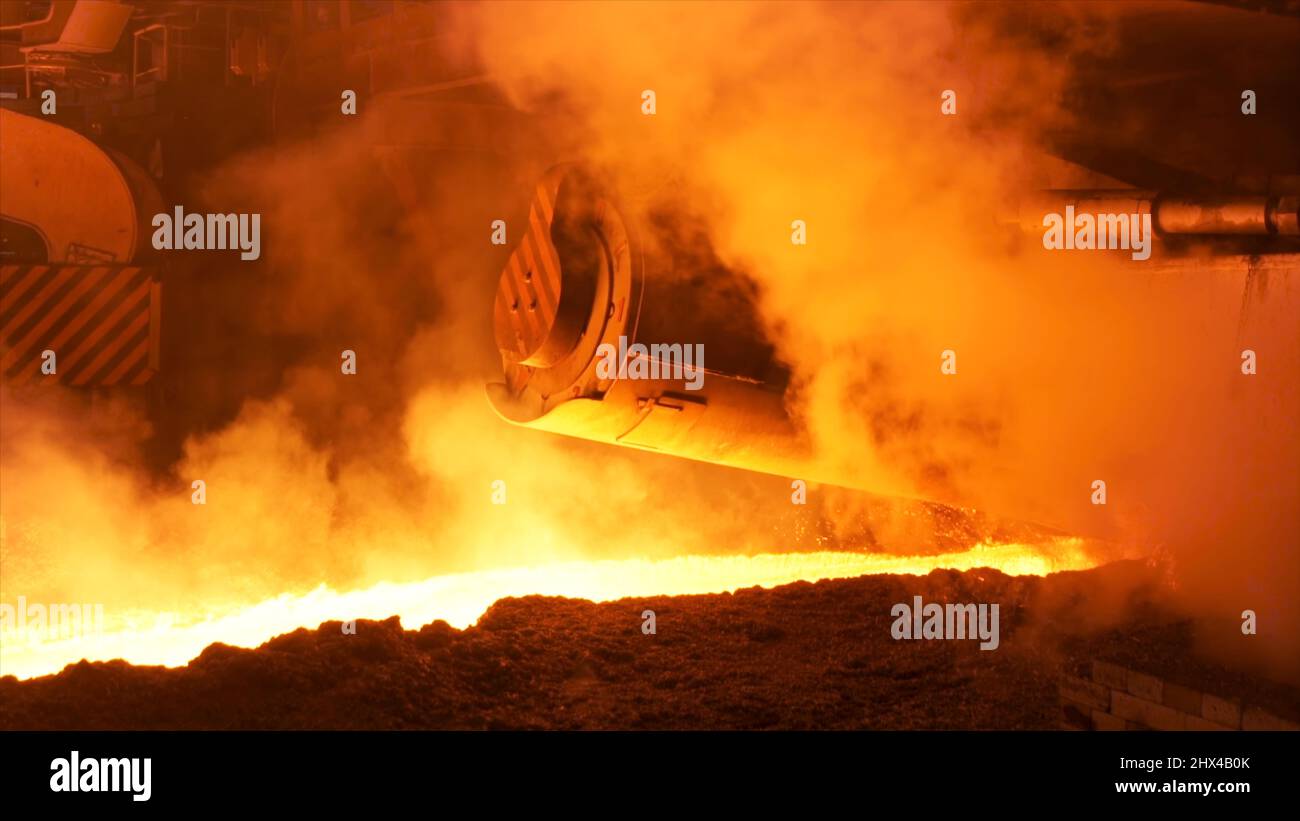 Molten metal flowing in chute hi-res stock photography and images - Alamy