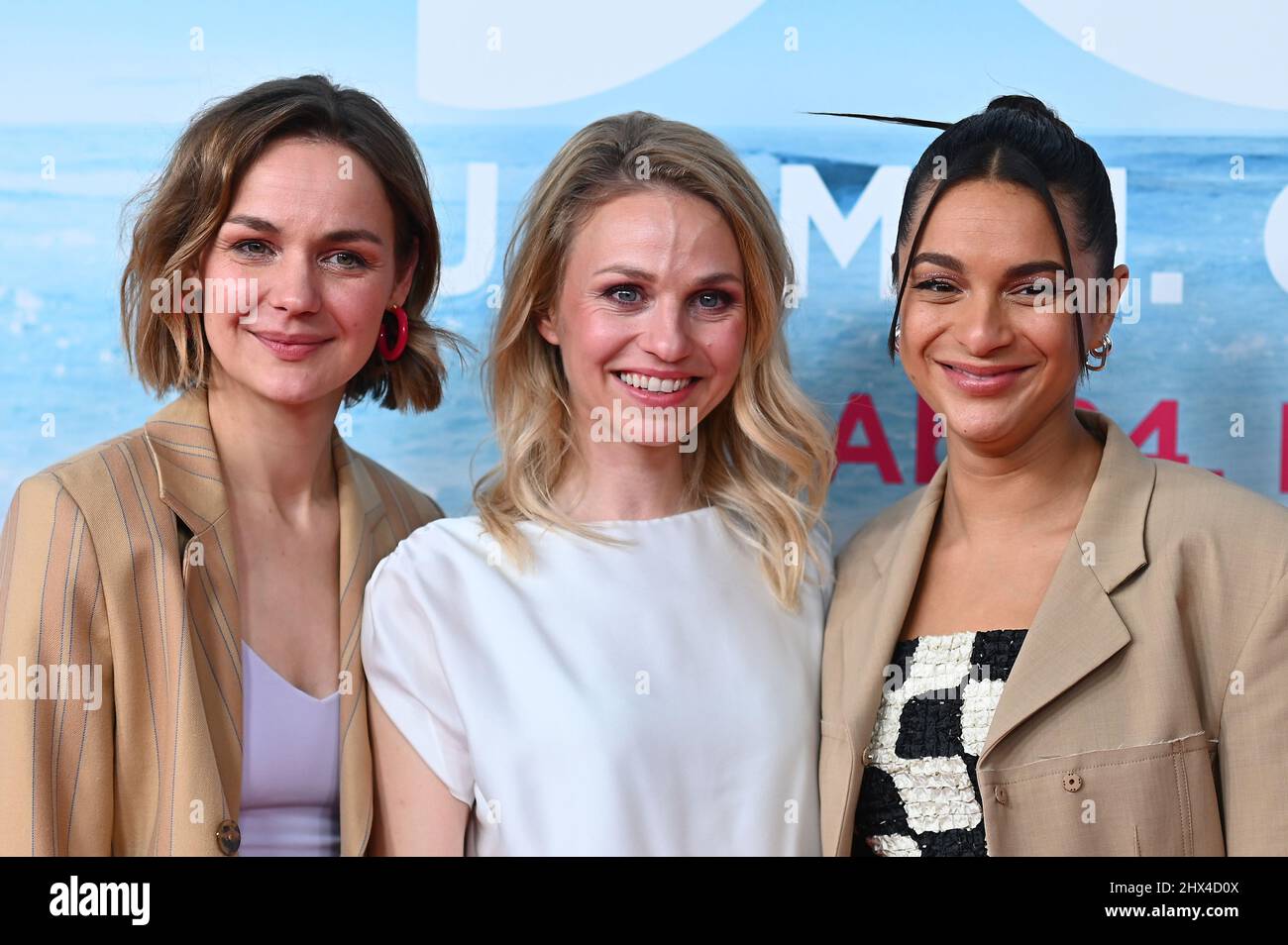 Munich, Germany. 09th Mar, 2022. Actresses (from left) Luise Heyer ...