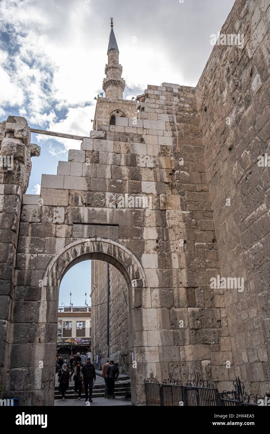 Downtown damascus syria street scene hi-res stock photography and ...