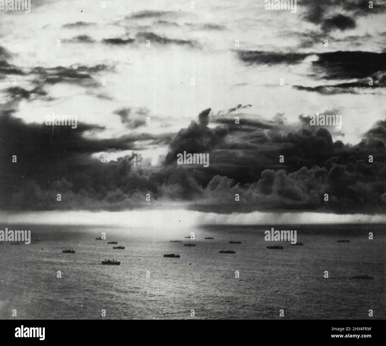 Convoy of ships hi-res stock photography and images - Alamy
