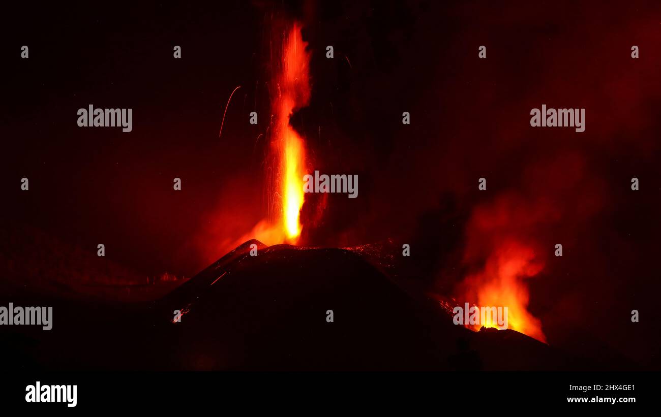 This photo shows the Volcano Cumbre Vieja and it was taken in the ...