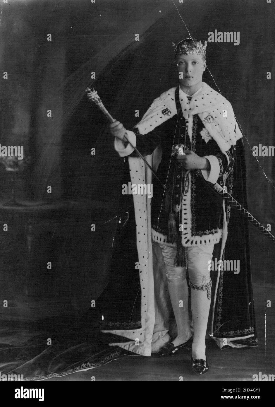 The Present Duke Of Windsor in the robes he wore for his investiture as ...