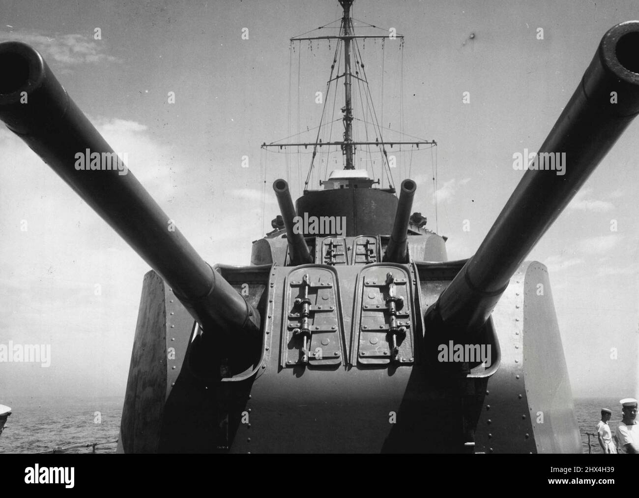 6" guns of HMAS Perth. November 24, 1941 Stock Photo - Alamy