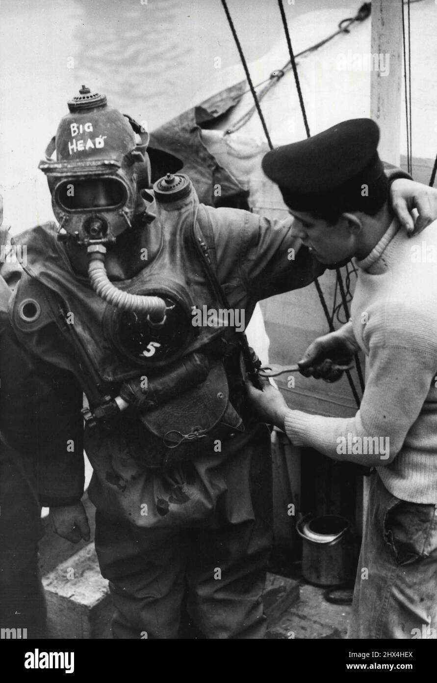 Navy Divers Train In The River Thames -- "Big Head" Naval diver, A. B ...