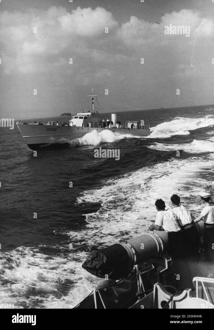 Royal Navy First Afloat With Gas Turbine Craft -- Motor Gun-boat 2009 ...