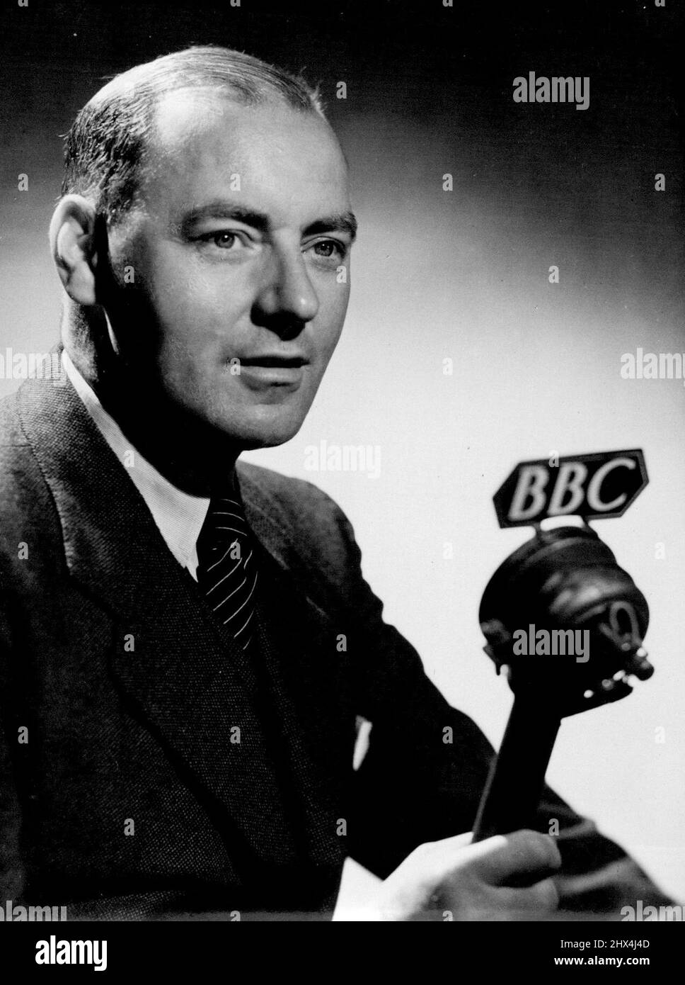 Bbc microphone retro hi-res stock photography and images - Alamy