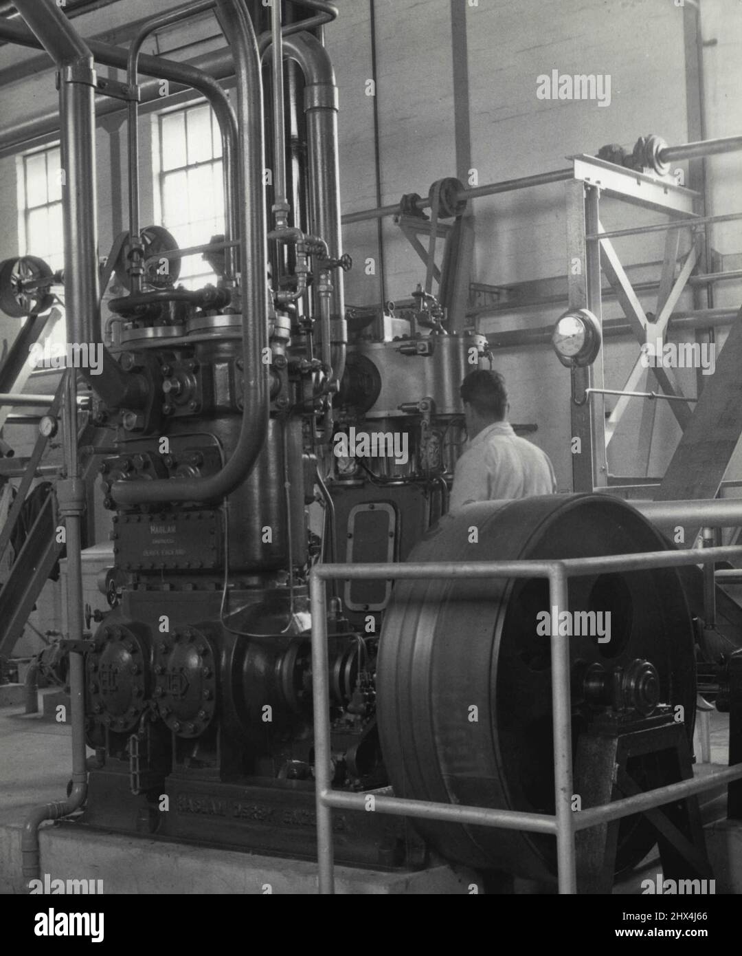 Ice manufacturing hi-res stock photography and images - Alamy