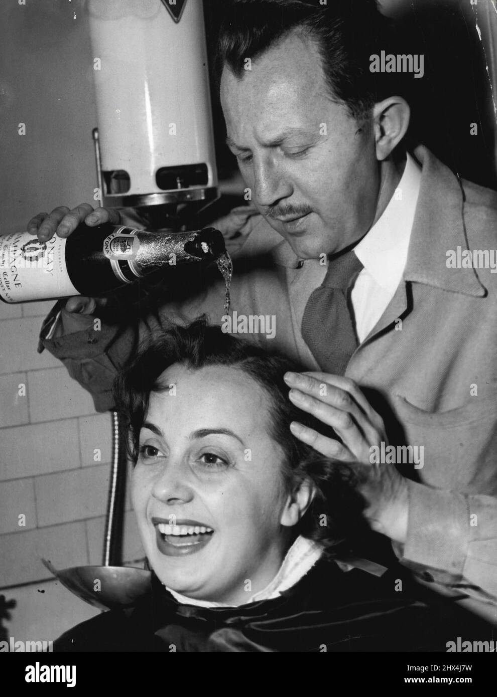 Italian opera singer Rina Malatrasi and hairdresser Paul Loraine ...