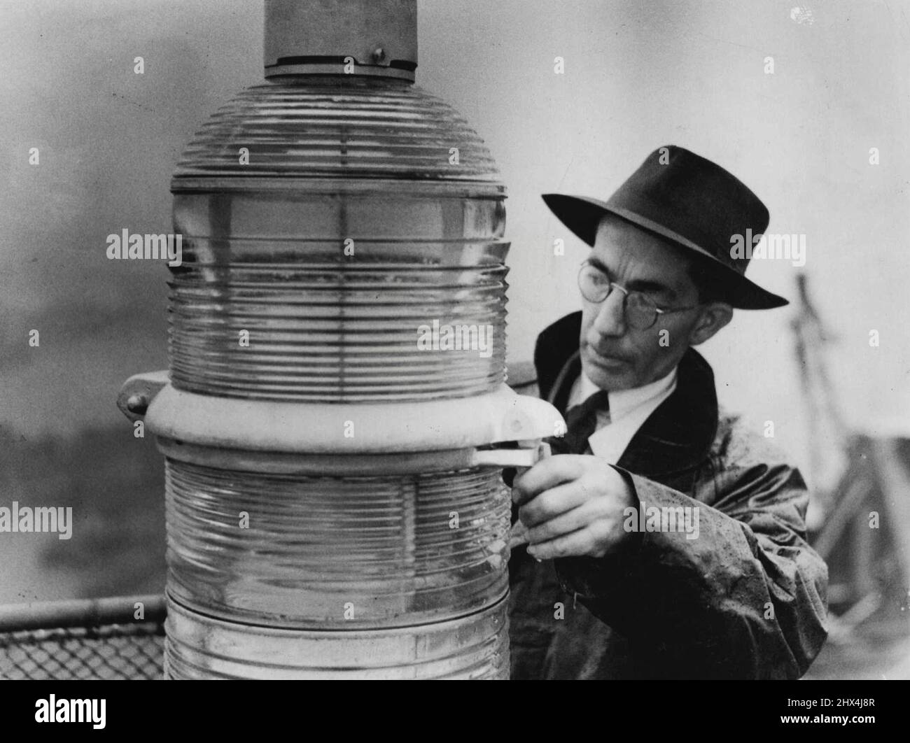 Beacon For Bridge. New Hazard beacon on top of Sydney Harbour bridge ...