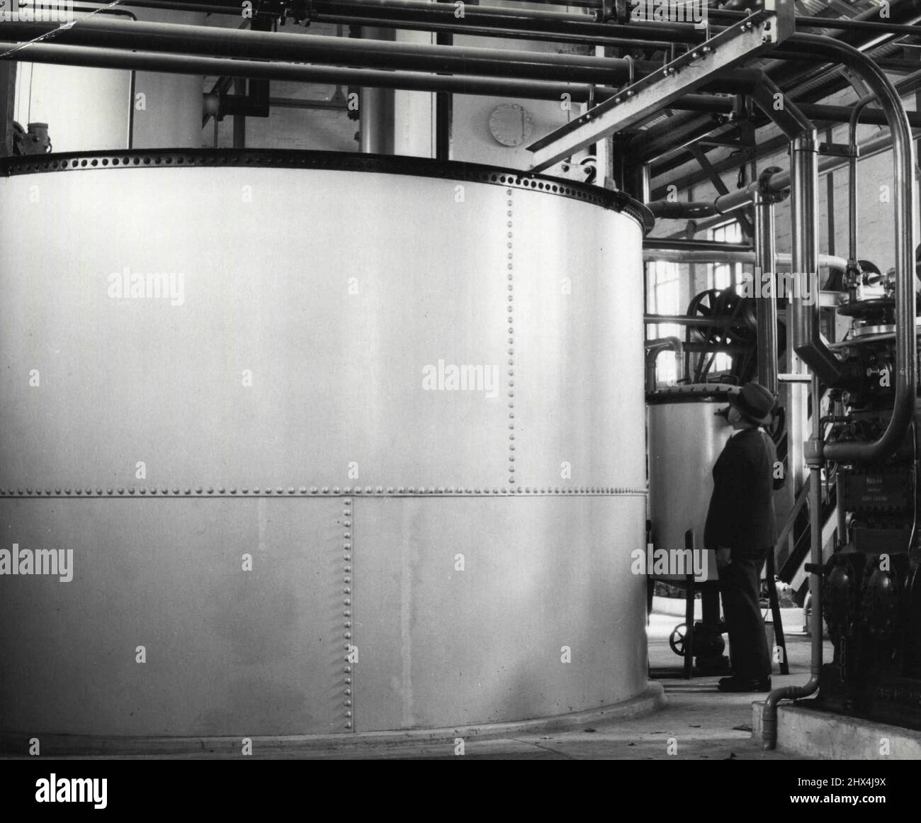 Ice manufacturing hi-res stock photography and images - Alamy