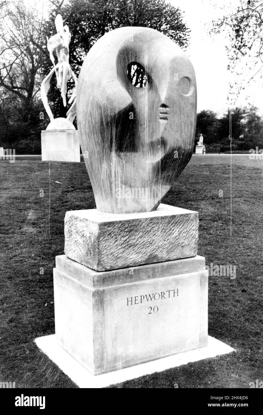 Barbara hepworth artist sculpture may Black and White Stock Photos ...