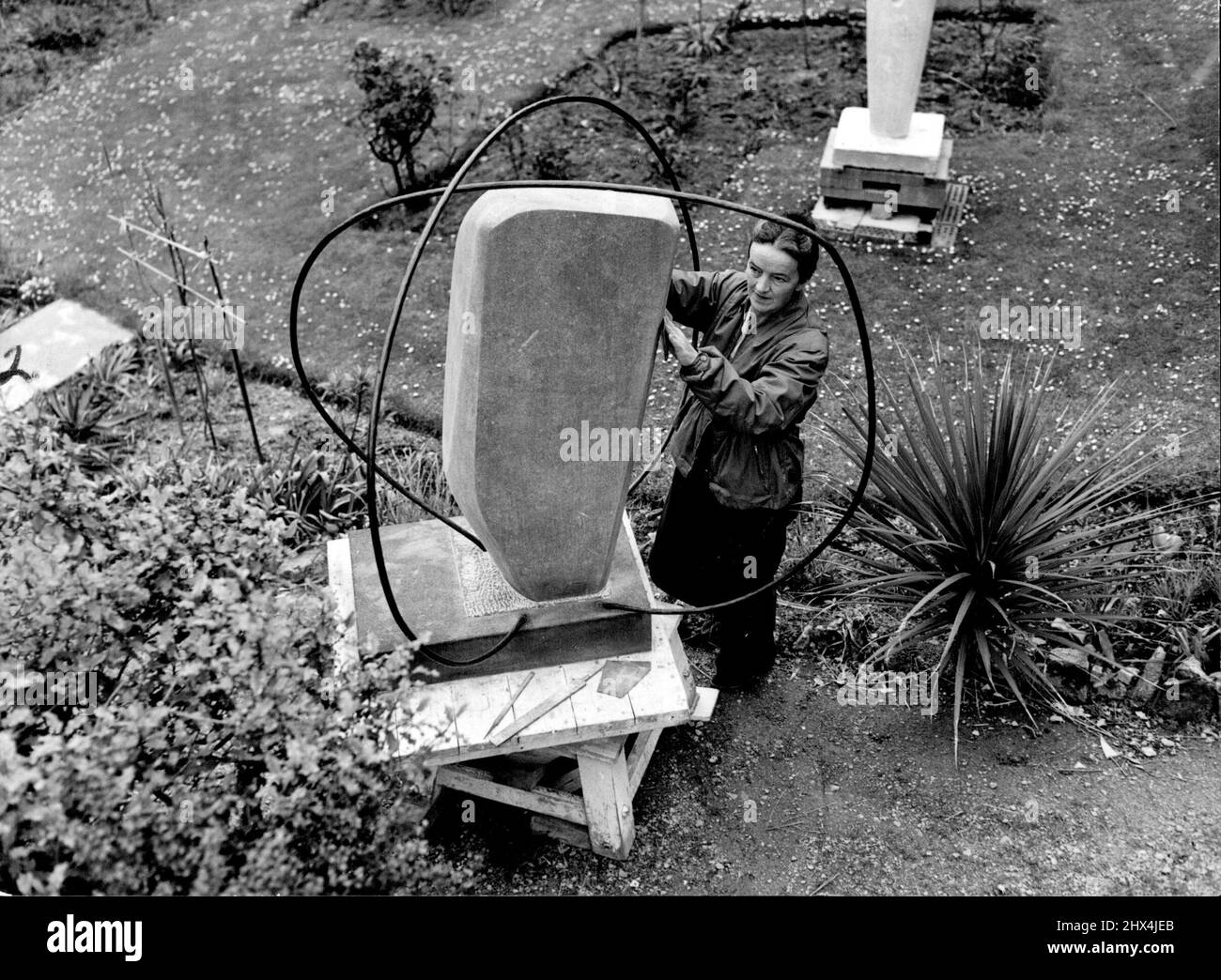 Barbara Hepworth - Barbara Hepworht, The world famous Sculptor working ...