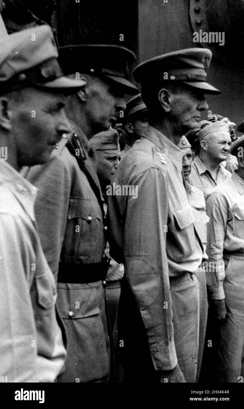 Surrender -- Lieut. General Arthur E. Percival and General Wainwright ...