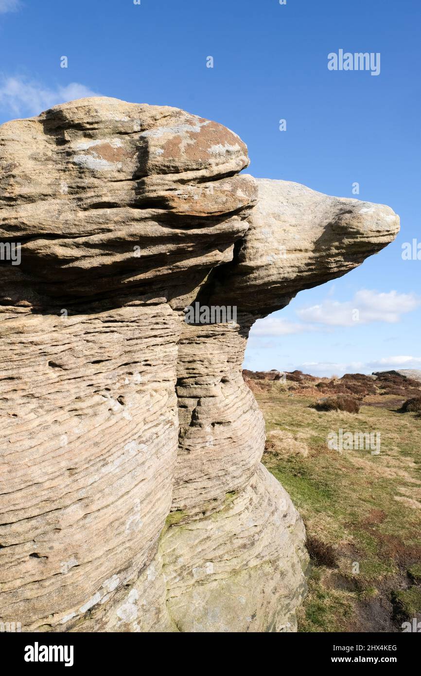 The weathered, rocky outline of Froggatt and Curbar edges in the ...