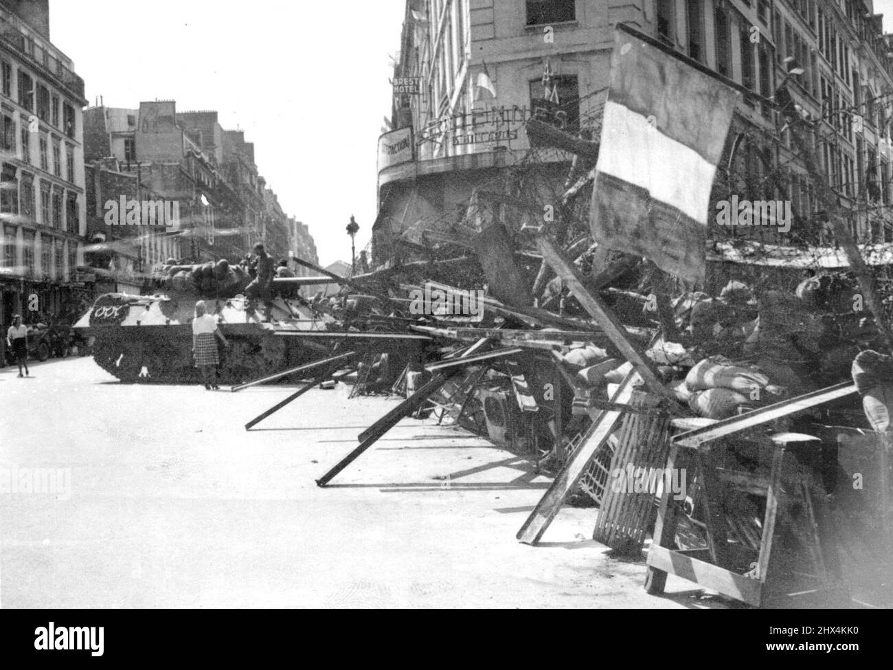 Inside Paris First Pictures -- Evidence of the fight put up by French ...
