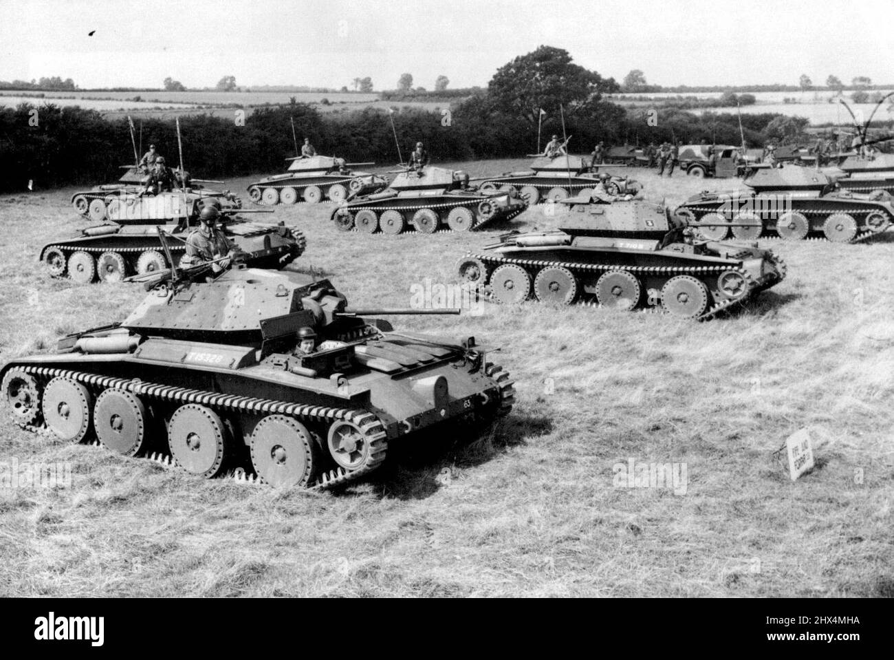 "Covenanters" In Action -- The Mark V Cruiser tanks (covenanters) ready ...
