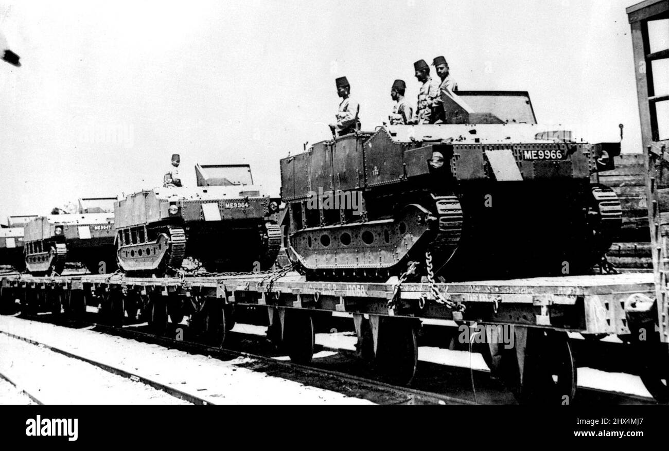 Egyptian tanks hi-res stock photography and images - Alamy