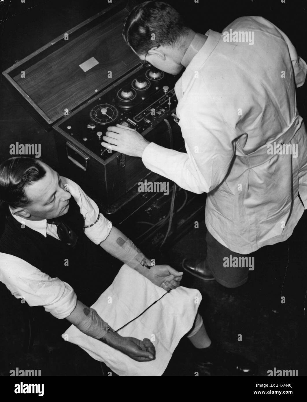 Ecg machine electrocardiogram machine hi-res stock photography and ...