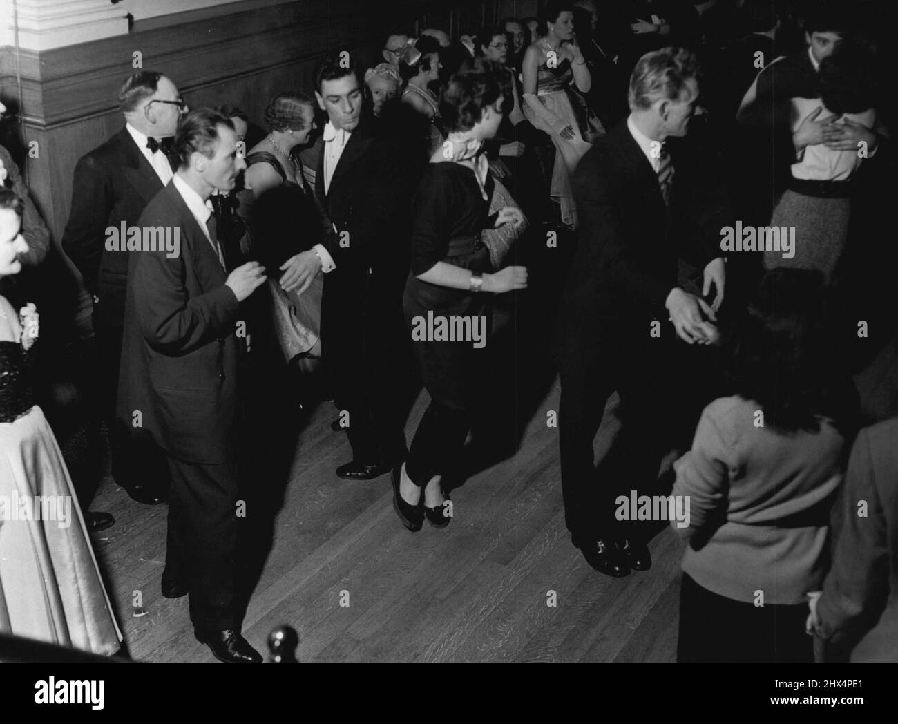 Old Time Dancers Learn "The Creep" - Edwardian dressed youngsters were ...