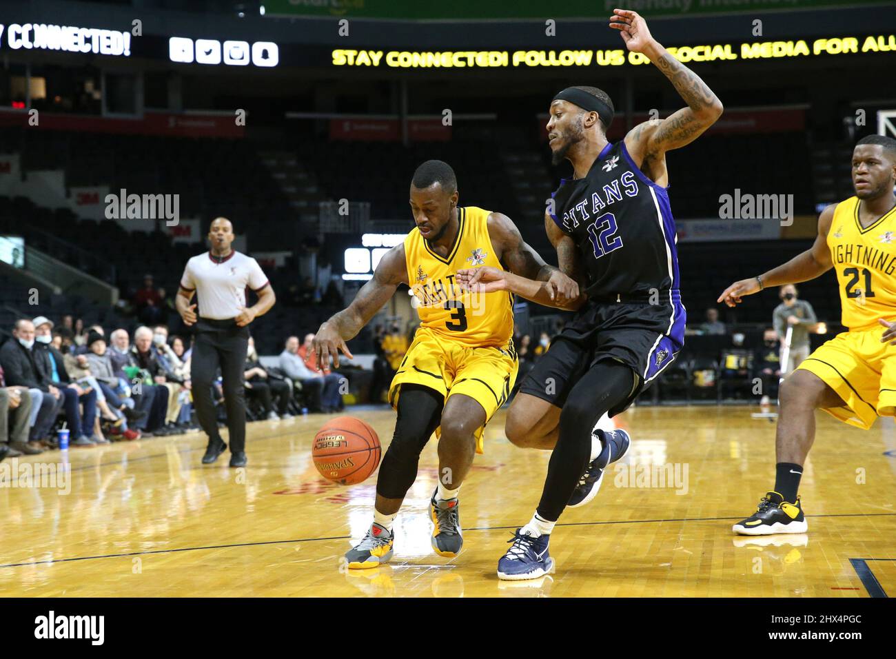 London Lightning defeat the Kitchener Titans, 104-90. Joel Kindred(12 ...
