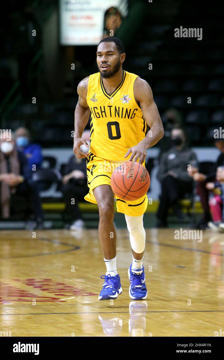 London Lightning defeat the Kitchener Titans, 104-90. Jaylon Tate(0) of ...