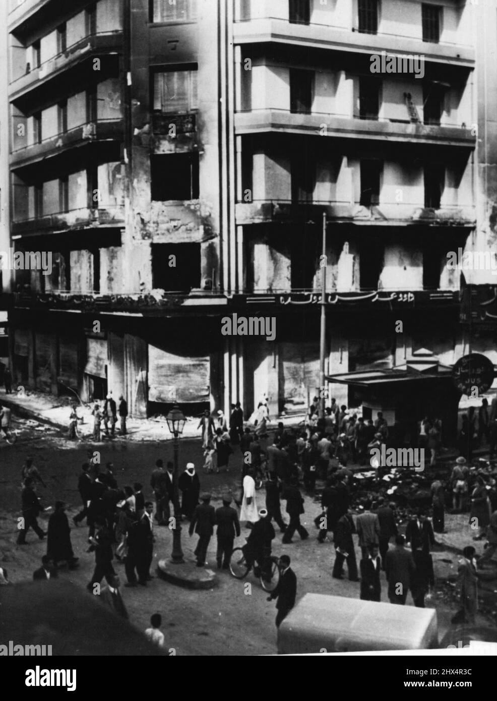 Damage in Emad El Dine street. The first pictures of Saturday's riots ...